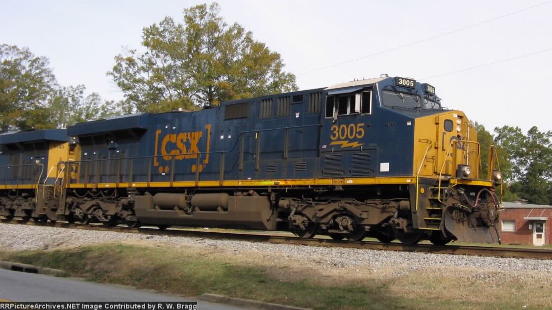 CSX 3005 (ES44AH)